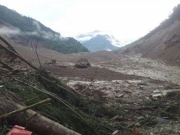 Massive landslide blocks Sunkoshi River, Downstream Nepal-India under ...