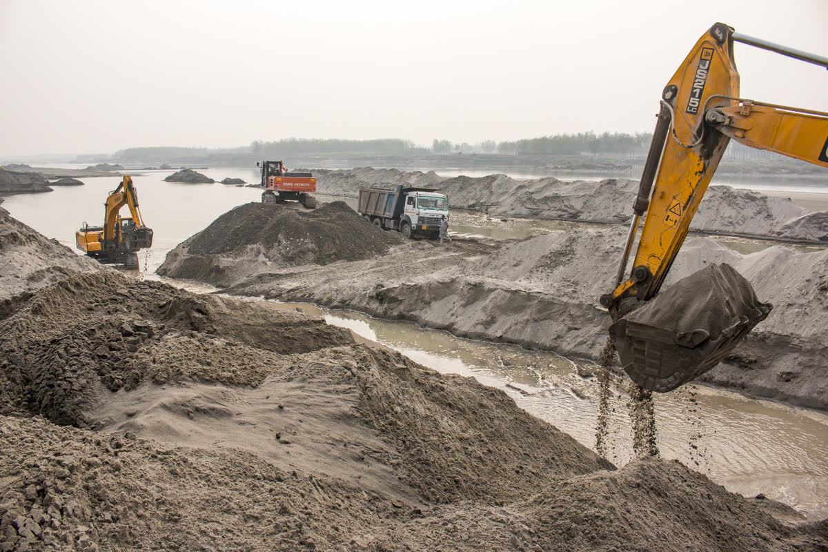 Rampant Unsustainable Riverbed Mining in Yamuna Basin – SANDRP