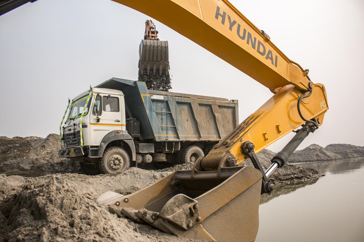 Rampant Unsustainable Riverbed Mining in Yamuna Basin – SANDRP