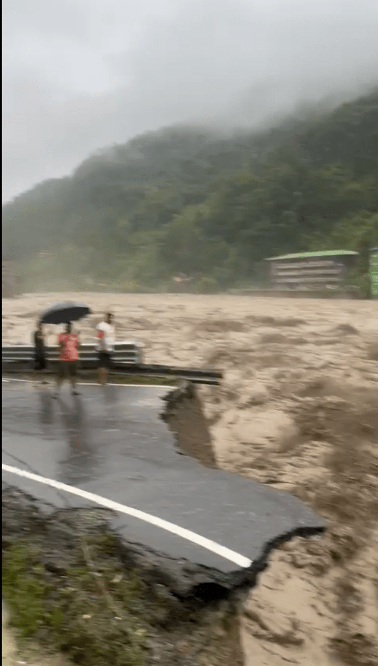 Glacial Lake FLood destroys Teesta-3 Dam in Sikkim, brings wide-spread ...