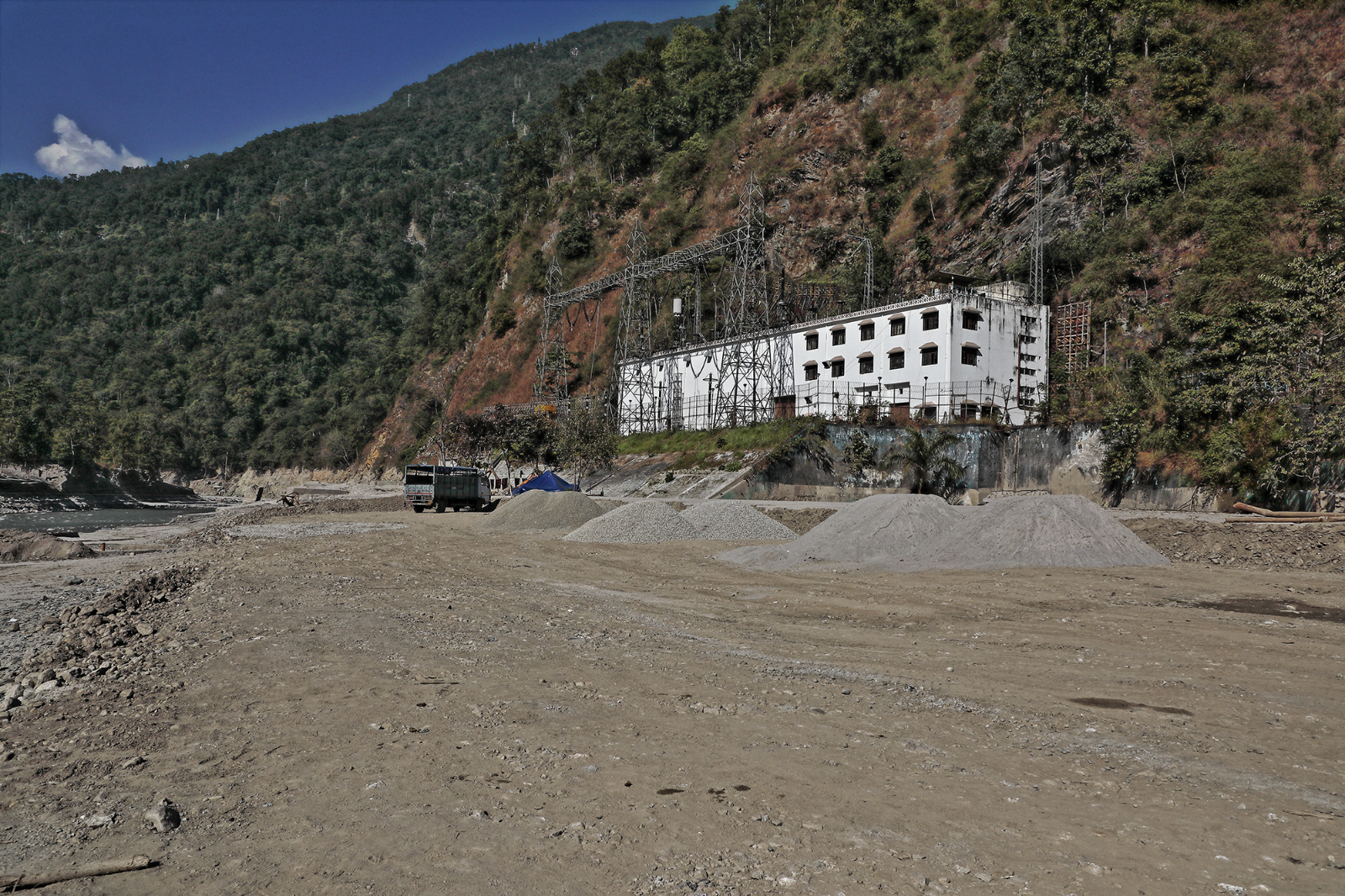 Aug 2024: Massive Landslide damages NHPC’s Teesta V Hydropower station ...